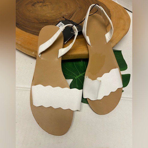 Forever 21 | Shoes | Forever 22 Scallop Edge Sandals Nwt | Poshmark
